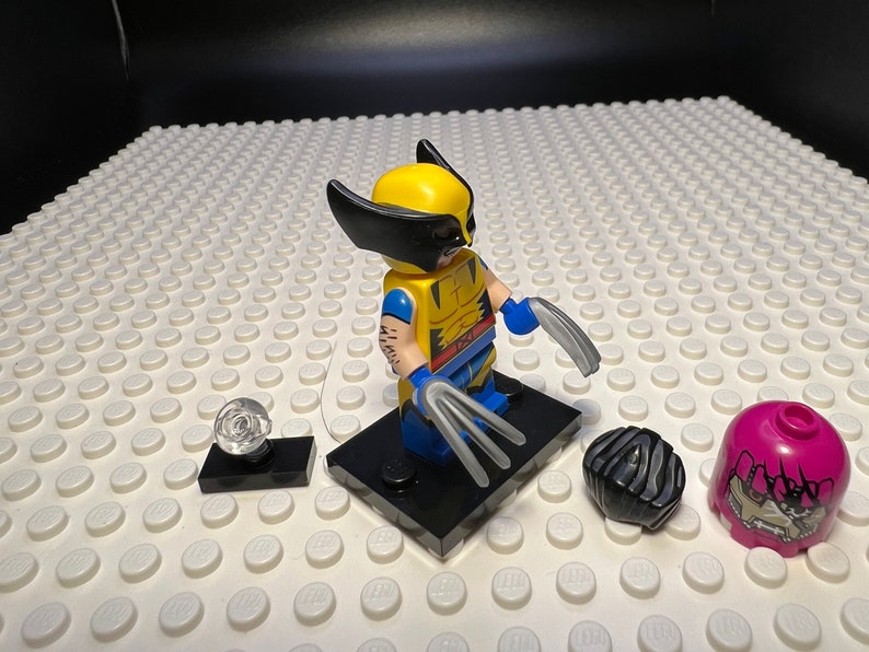 Wolverine LEGO® Collectable Minifigure Marvel Series 2 71039. - Etsy