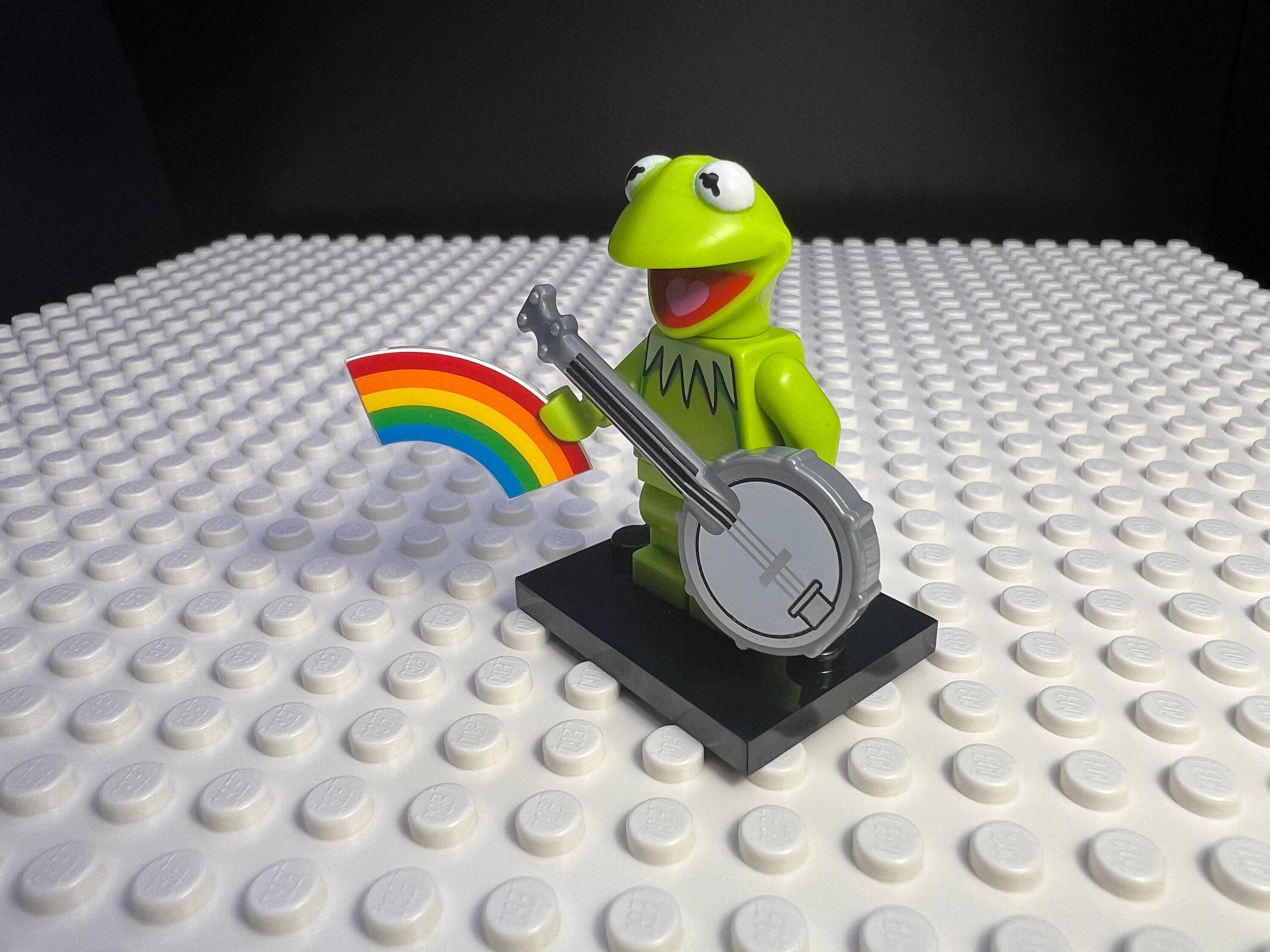 Kermit the Frog LEGO® Muppet Collectable Minifigure 71033. - Etsy