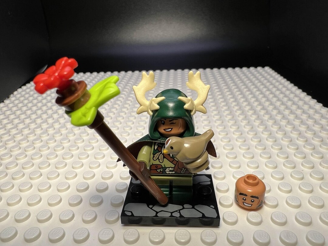 Halfling Druid LEGO® Collectable Minifigure Dungeons and Dragons 71047 ...
