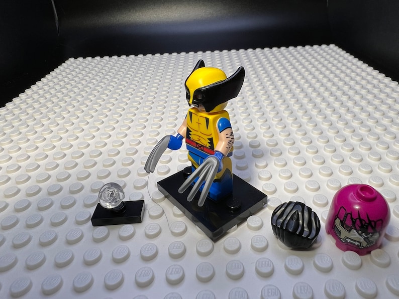 Wolverine LEGO® Collectable Minifigure Marvel Series 2 71039. - Etsy