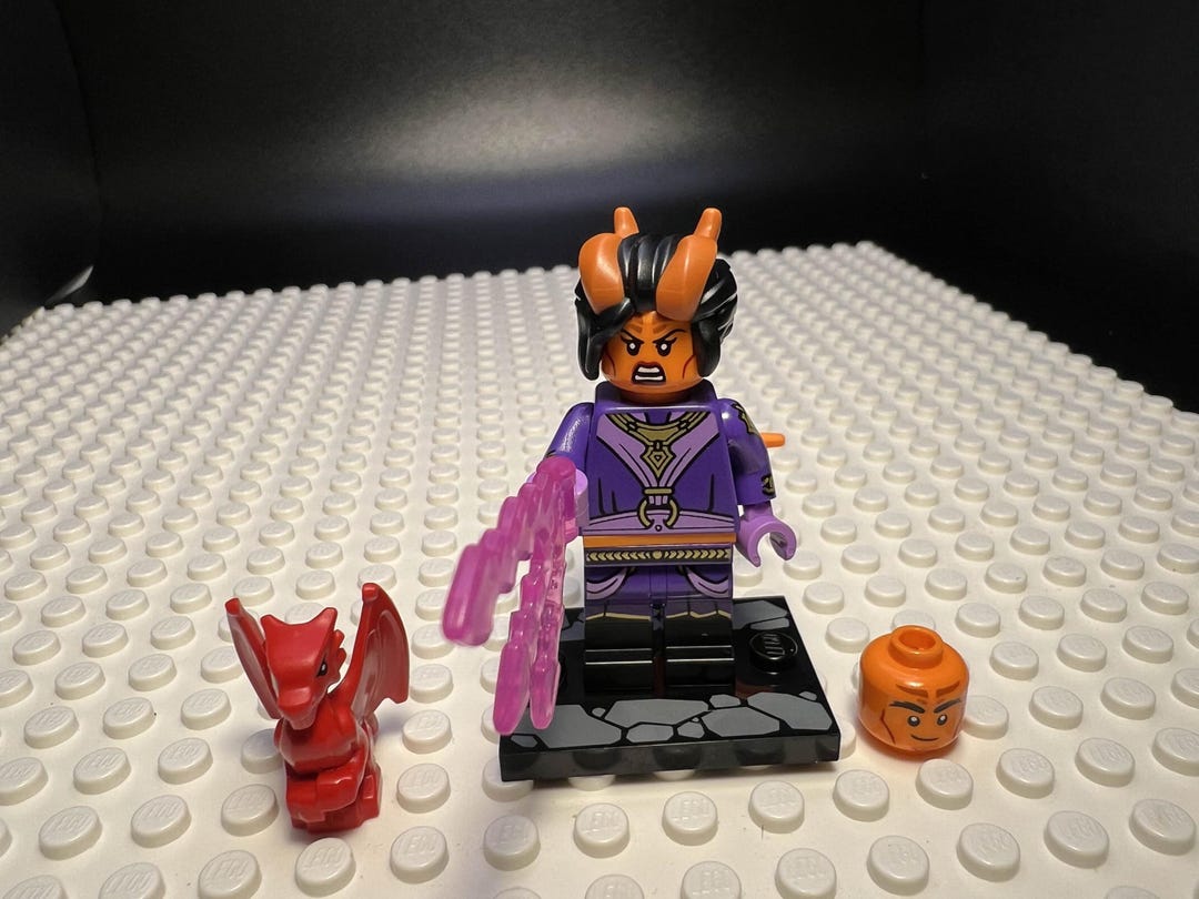 Tiefling Sorcerer LEGO® Collectable Minifigure Dungeons and Dragons ...