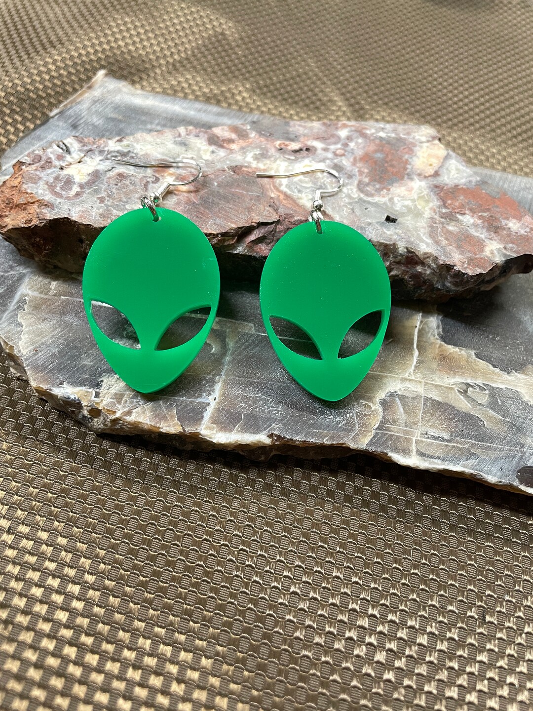 Laser Cut Acrylic Alien Head Earrings - Etsy
