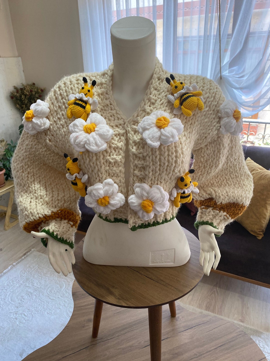 Crop Bee Knit Cardigan, Big Daisy, Chunky Sweater, Knitted 3D Bee ...