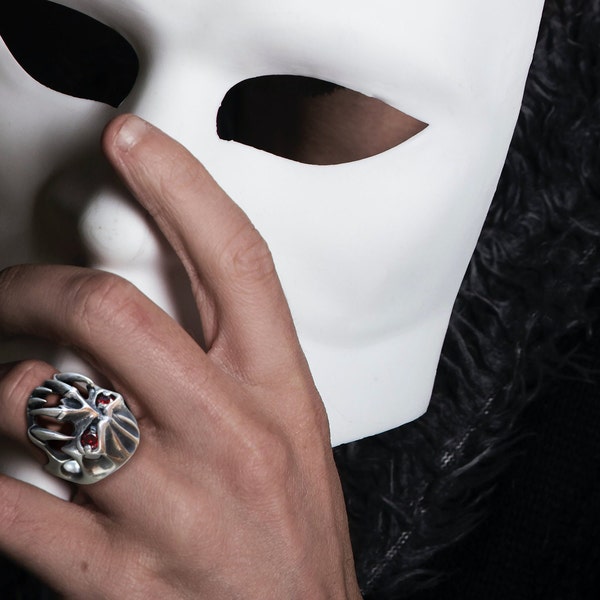 Red Eye Skull Ring - Etsy