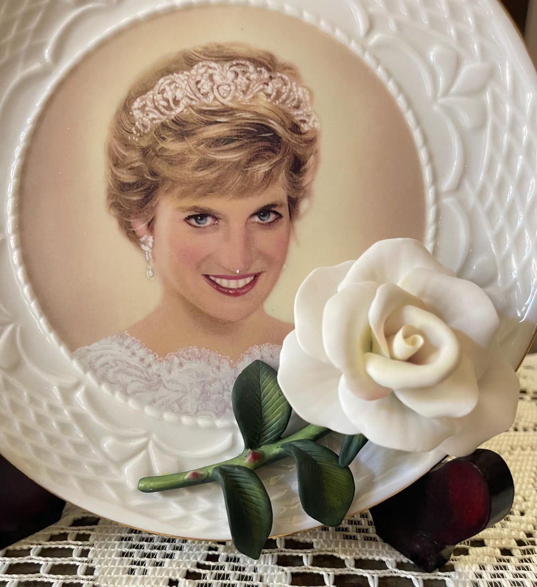Tribute Princess Diana Rose Plate 1997 Issued by the Bradford Exchange ...