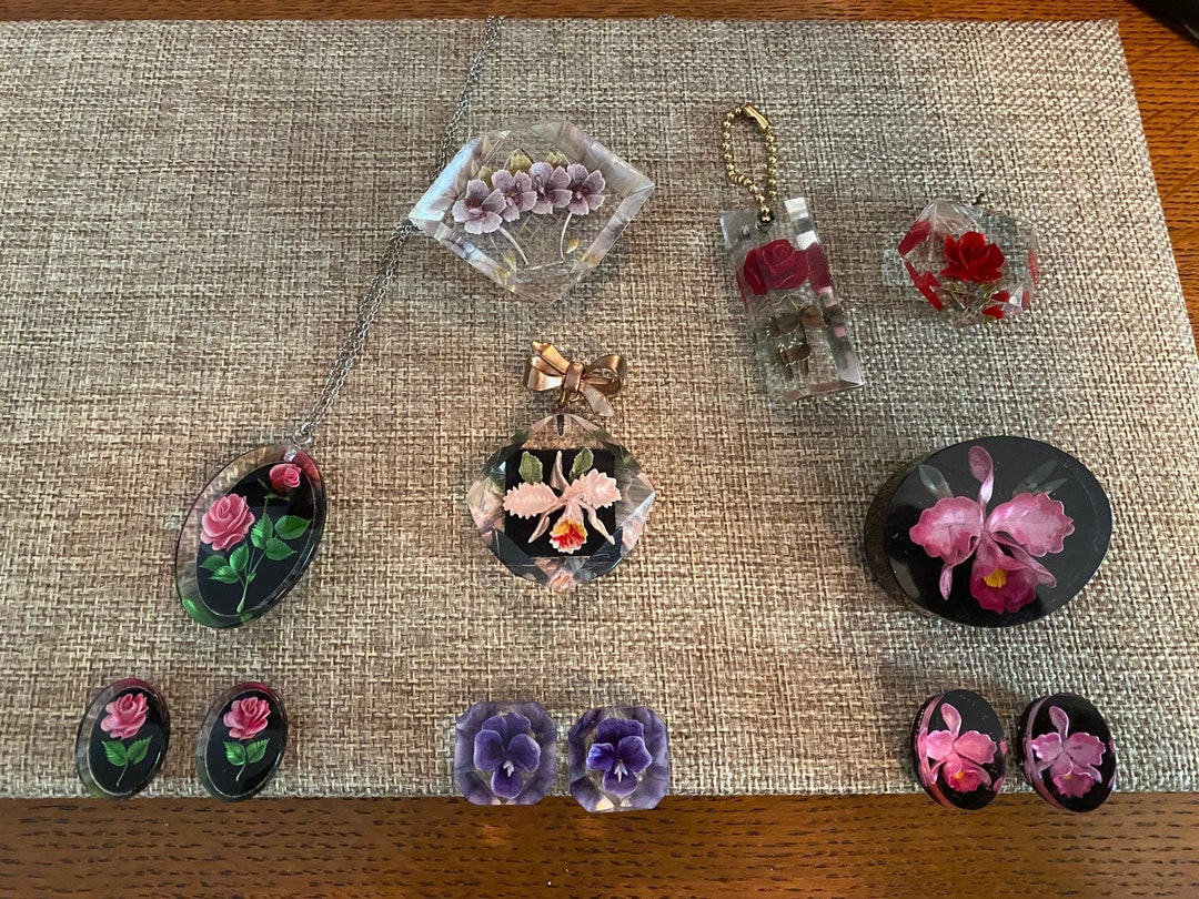 Mid Century Reverse Carved Lucite Flower Jewelry - Etsy