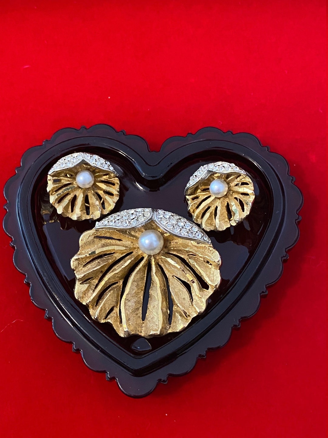 Vintage Capri Shell Brooch With Matching Earrings - Etsy