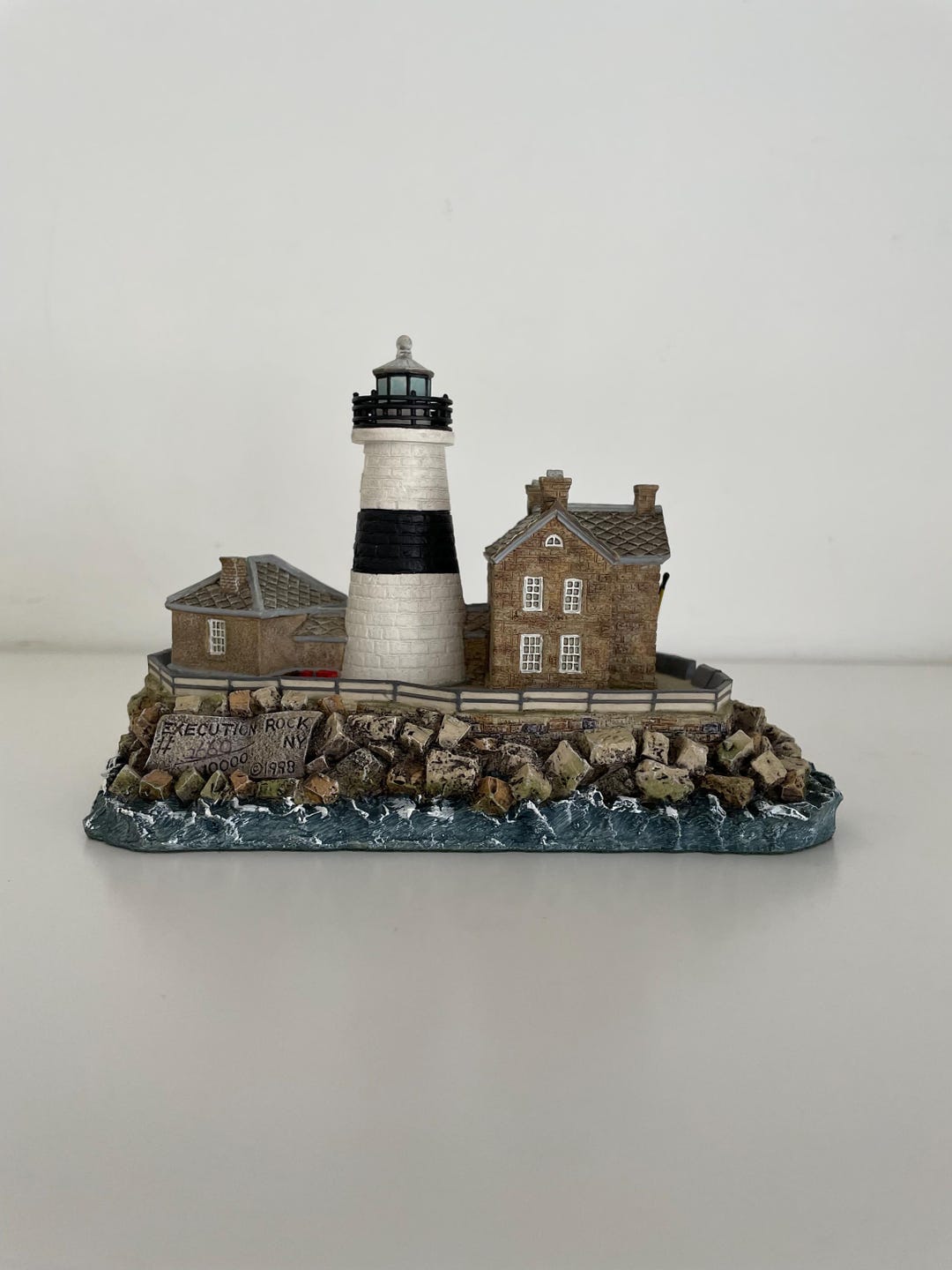 Execution Rock Lighthouse Harbour Lights New York Lighthouse Resin ...