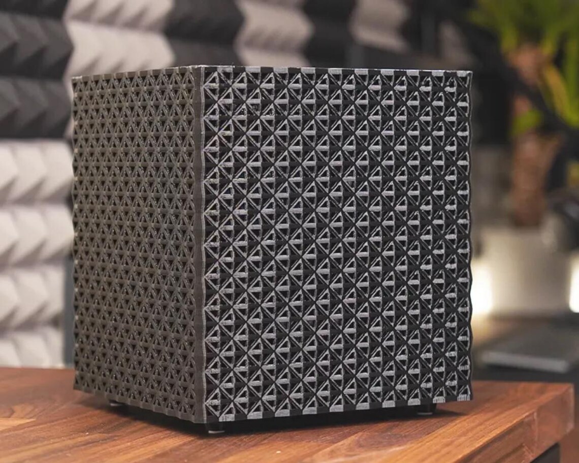 Clean Vented Cube ITX PC Case - Compact Cube Design, Optimal Airflow ...