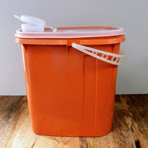 1970's Vintage Tupperware Container With Handle and Pouring Cap ...