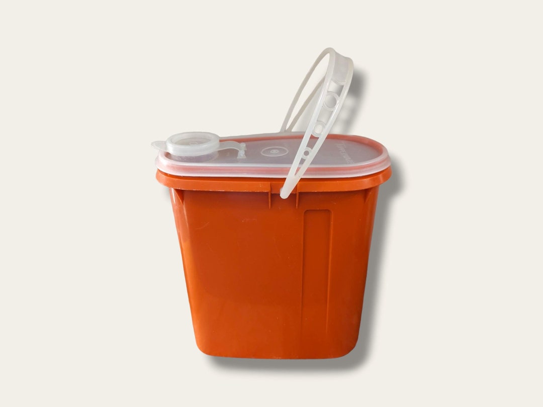 1970's Vintage Tupperware Container With Handle and Pouring Cap Orange ...