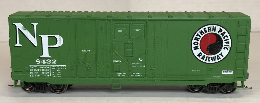 Athearn, HO Scale, Grain Loading Box Car, Northern Pacific, NP #8432 ...