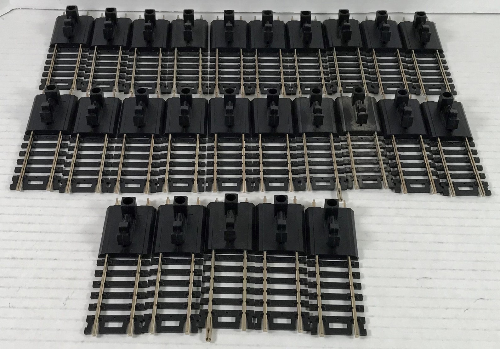 Large Lot, Atlas, HO Scale, End of Track Bumpers, #843, Nickel Silver ...