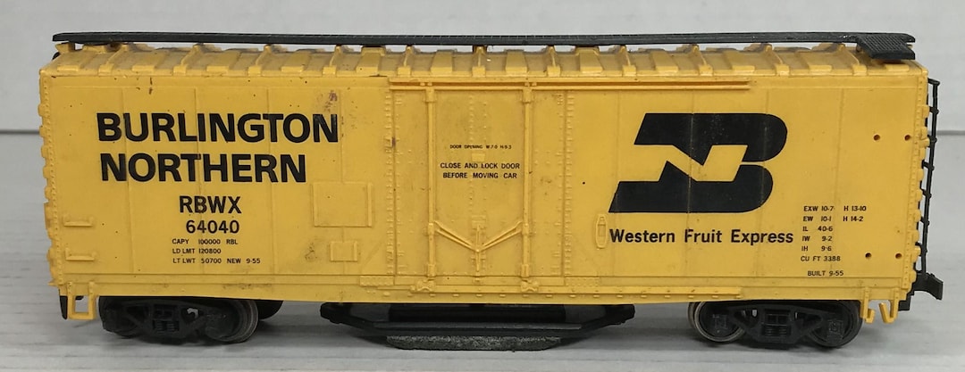 ROCO, HO Scale, Burlington Northern, Track Cleaning Box Car, RBWX ...