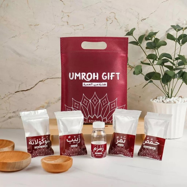 Packaging Hajj and Umrah Gift Set Favor, Hajj Souvenir Bag for Family ...
