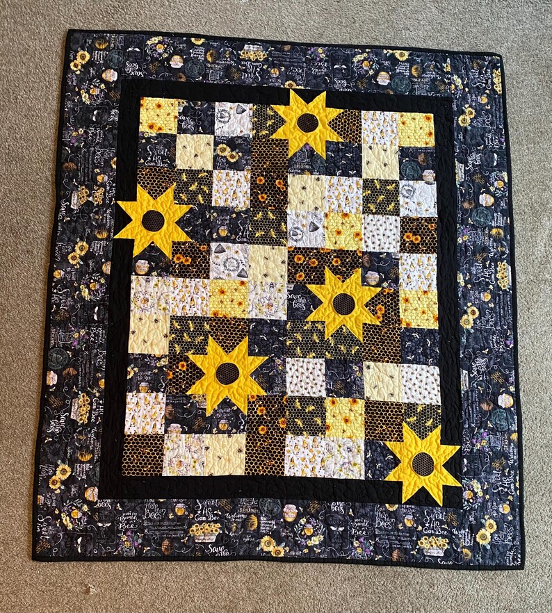 Bee and Sunflower Quilt - Etsy