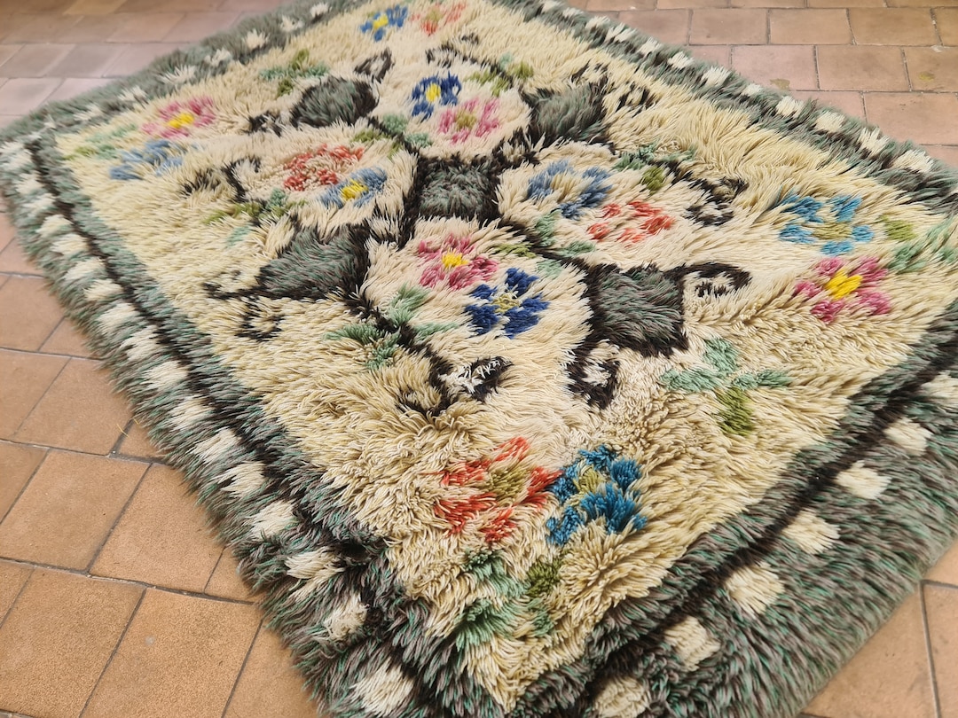 Traditional Scandinavian Wool Rug - Vintage Swedish Rya Floral ...