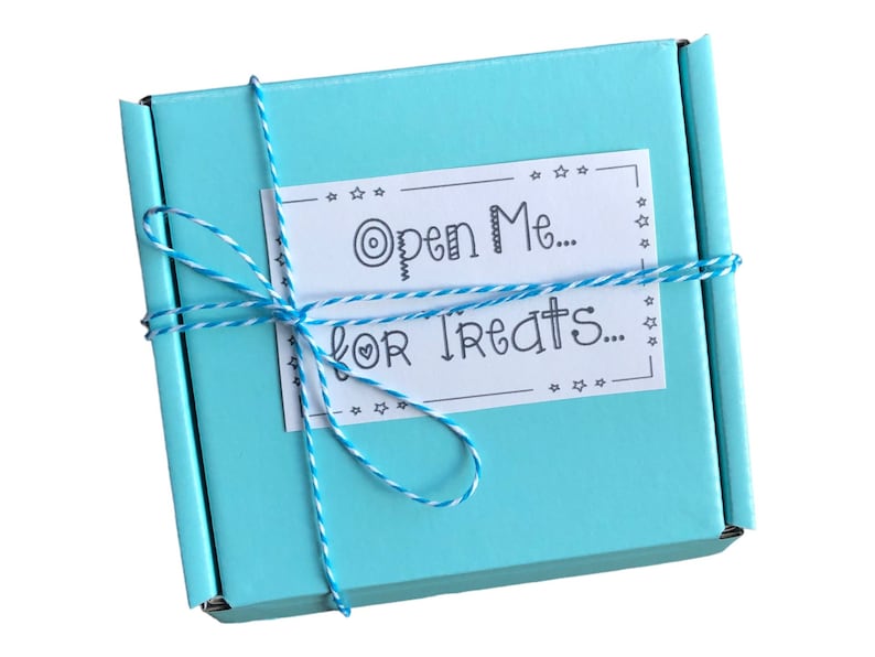 Mini Letterbox Treat White Chocolate Stars 120g Edible Gift Box ...