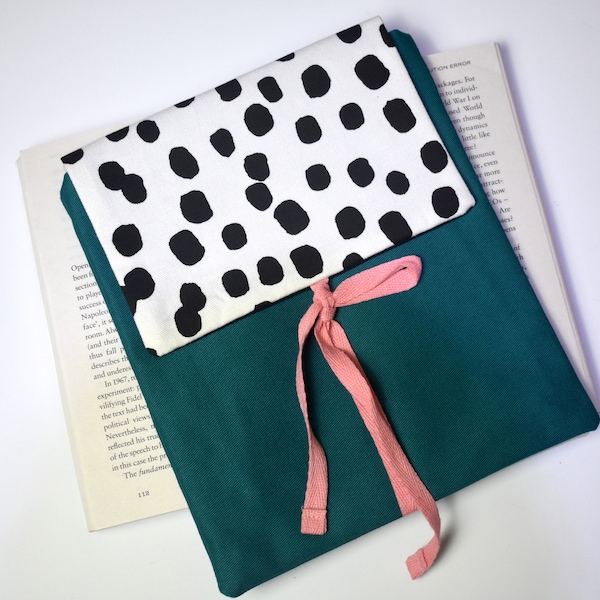 Book Gadget - Etsy
