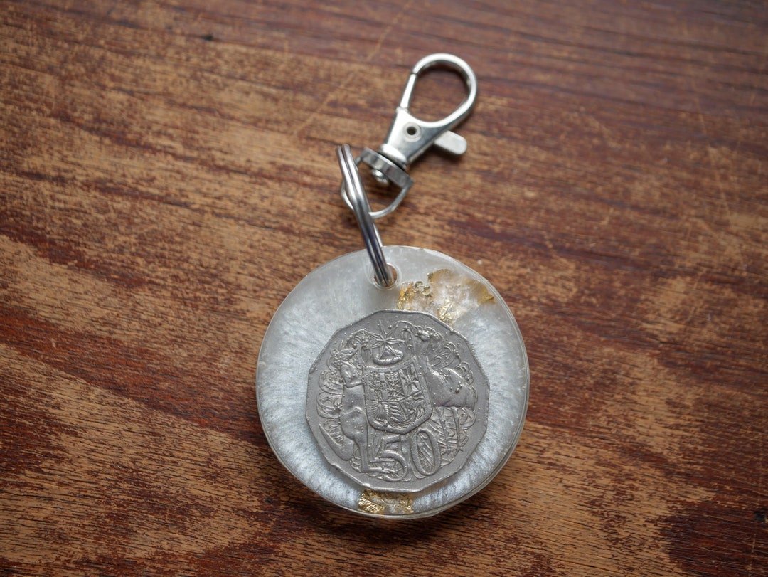 Australian Coin Keychain: Kangaroo & Emu, Gold Flake Resin - Etsy