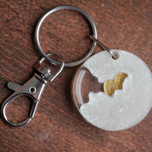 Singapore Tropical Leaves Keychain, Pearl Nautical Keychain, Foreign ...