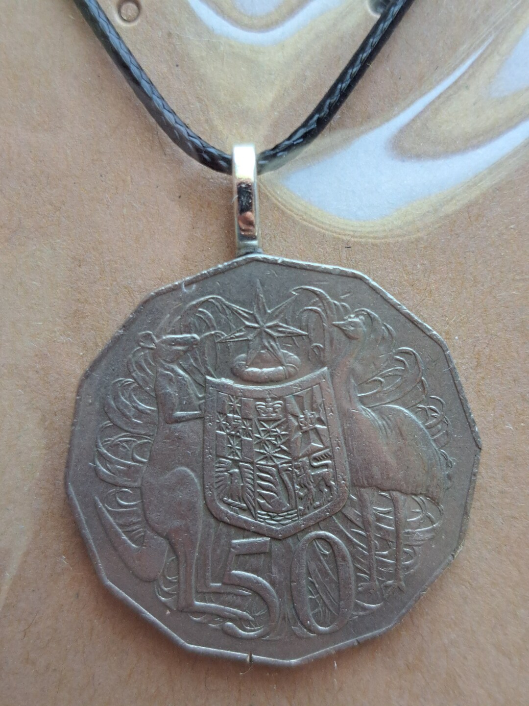 Australian Kangaroo & Emu Coin Necklace - Coat of Arms Pendant - Etsy