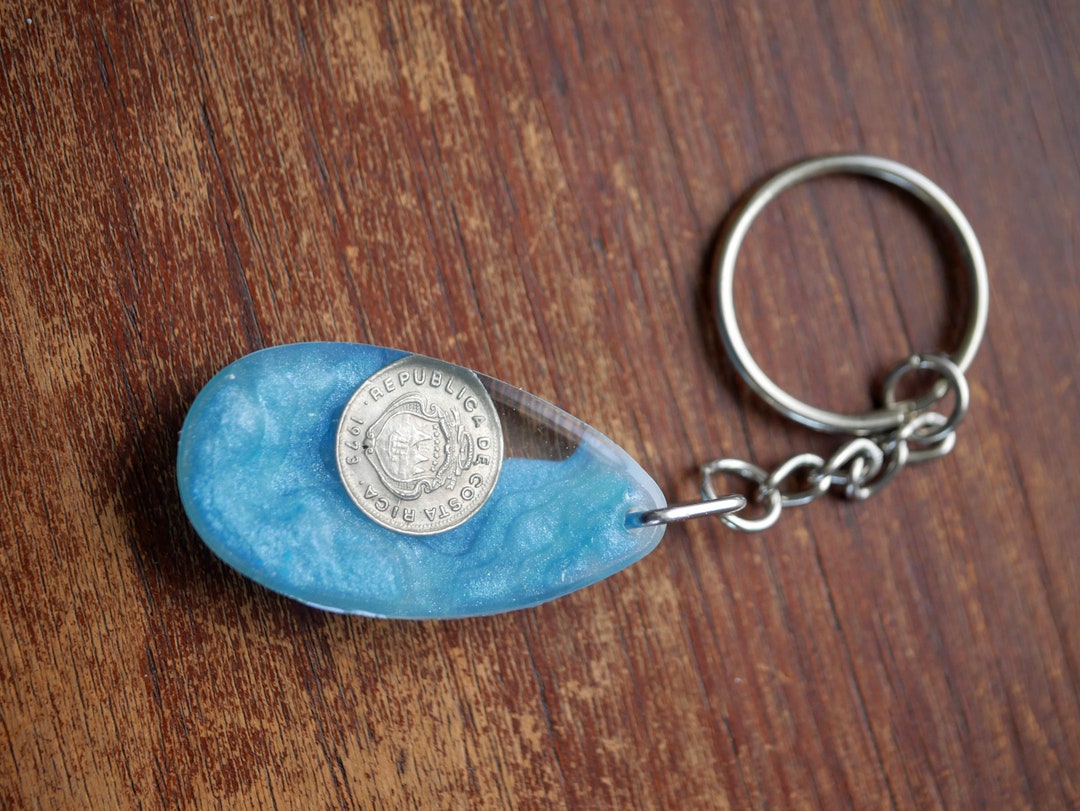 Costa Rica Keychain, Genuine Foreign Coin in Resin Blue Island Tropical ...