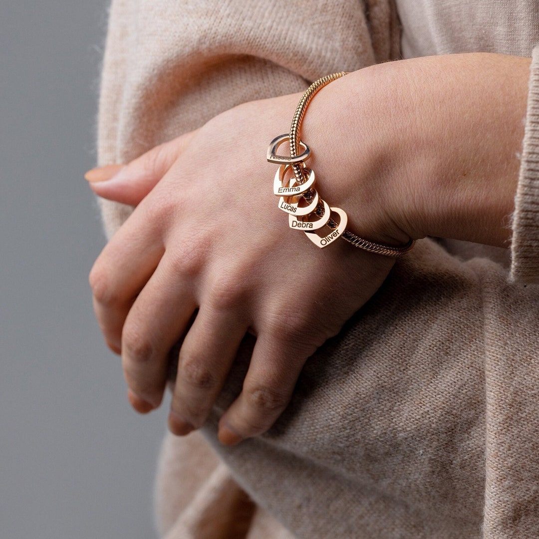 Mom Bracelet With Kids Names: Engraved Charm Bracelet - Birthday Gifts ...