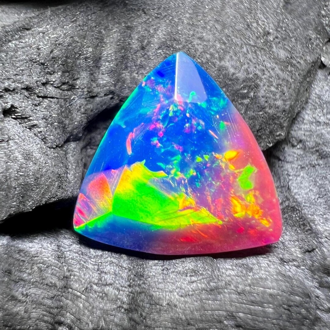 AAA Grade Opal Most Unique Beautiful Ethiopian Blue Pink Flashy Red ...