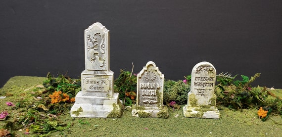 Set of 3 Distressed Miniature Tombstones Cemetary - Etsy