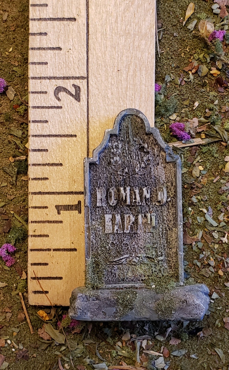 Set of 3 Distressed Miniature Tombstones Cemetary - Etsy