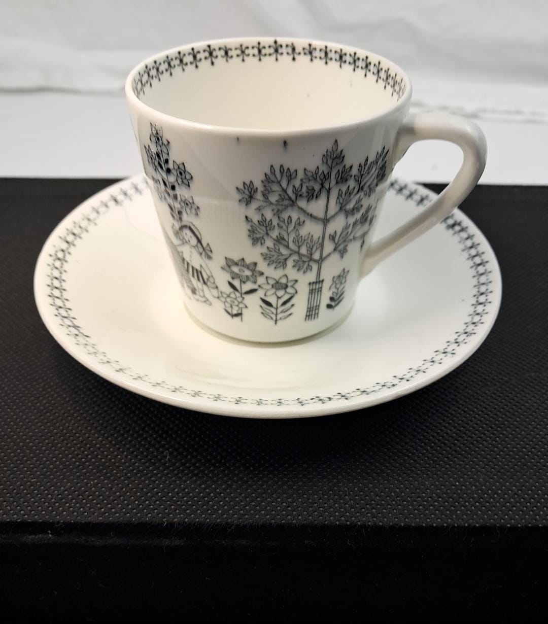 Vintage Arabia Finnish Emilia 4oz. Demitasse Cup Saucer Set Black ...