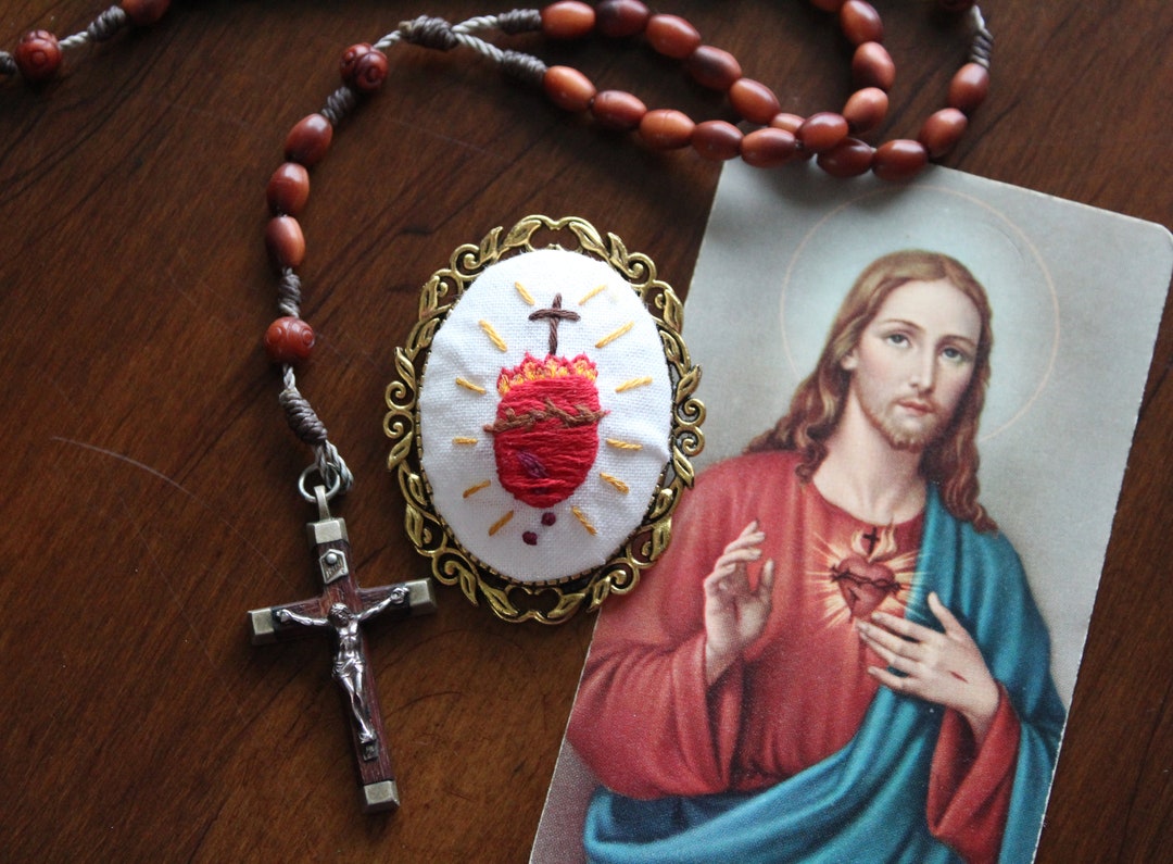 Sacred Heart of Jesus Embroidered Lapel Pin in Gold Vine Frame, Sacred ...