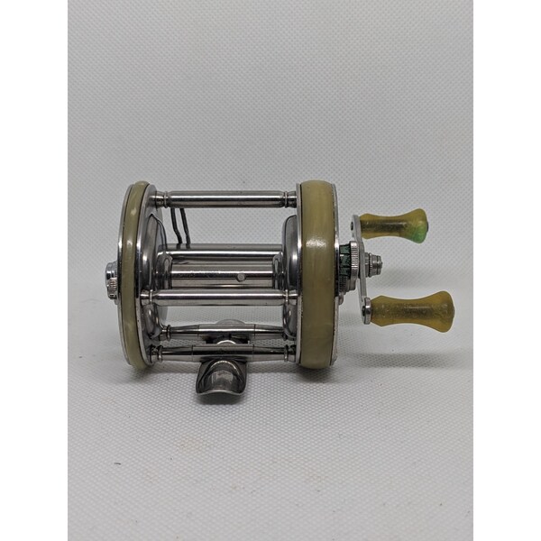 Vintage Fishing Reel - Etsy