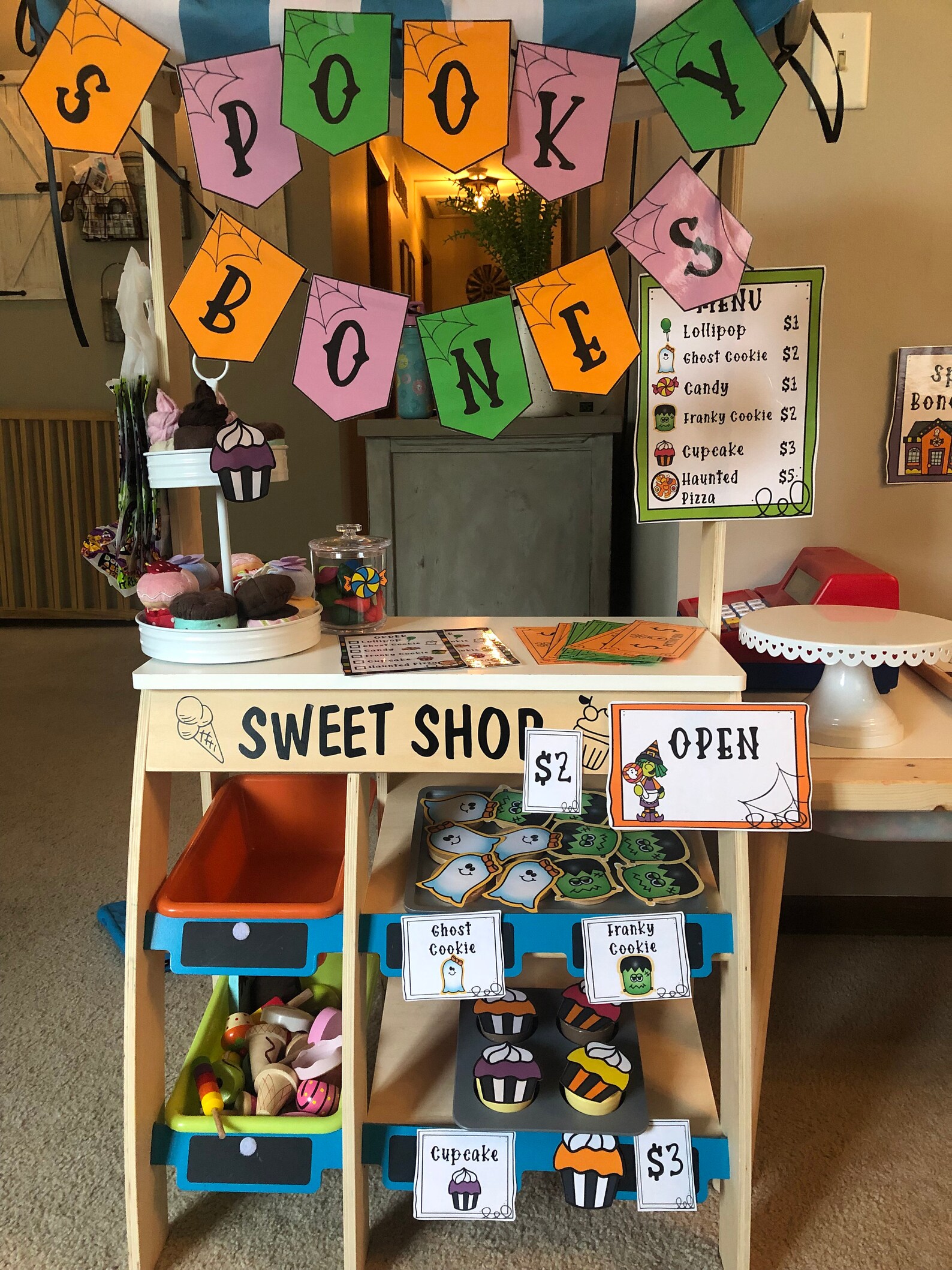 Spooky Bones Café, Halloween Dramatic Play, Halloween Pretend Play ...