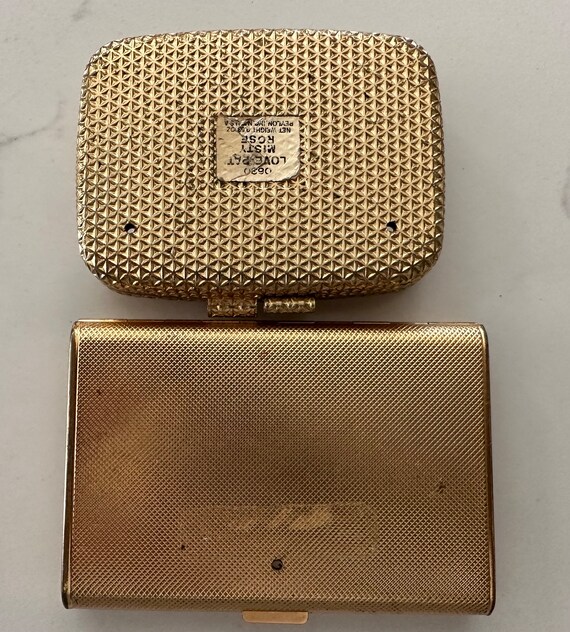 Vintage ladies gold powder HAZEL BISHOP compact, circ… - Gem