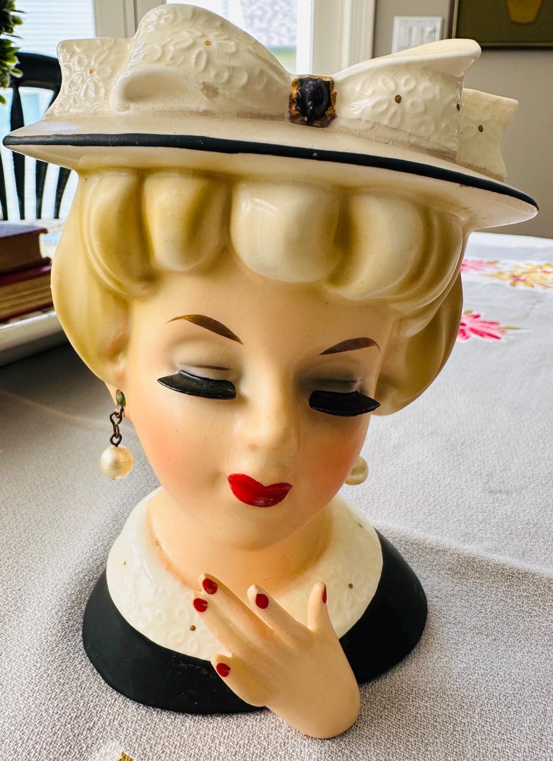 Vintage Lady Head Planternull