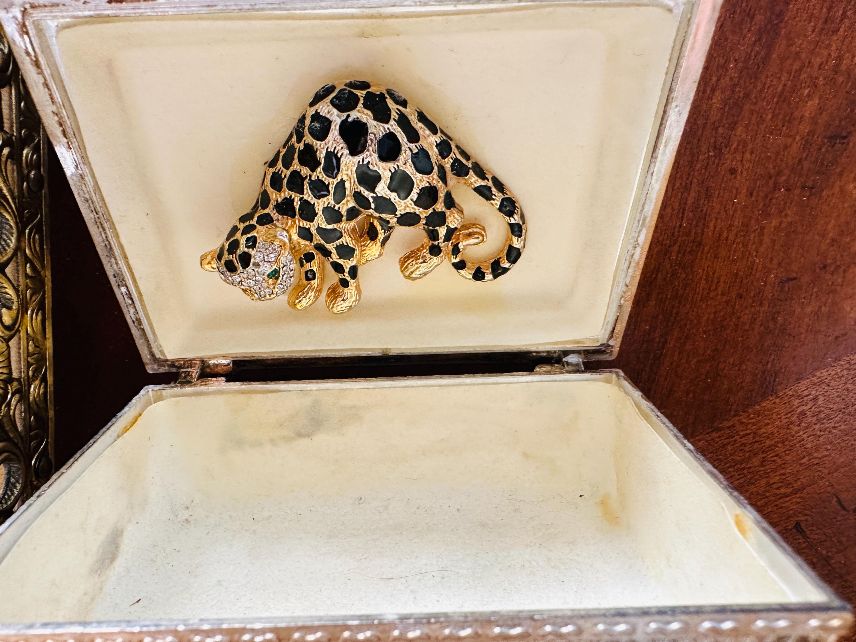 Vintage Jewelry Caskets Boxes Carriage Gold Filigree Exterior ...