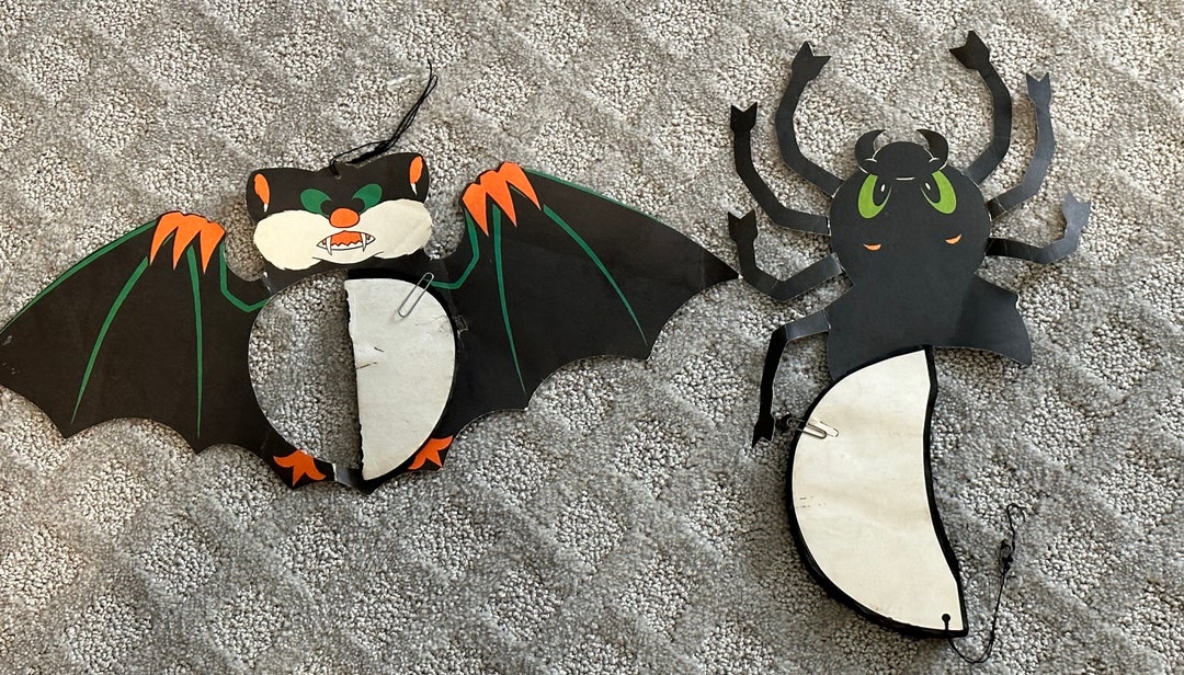 Vintage Halloween Spider and Bat Honeycomb Hanging Spooky Decorations ...
