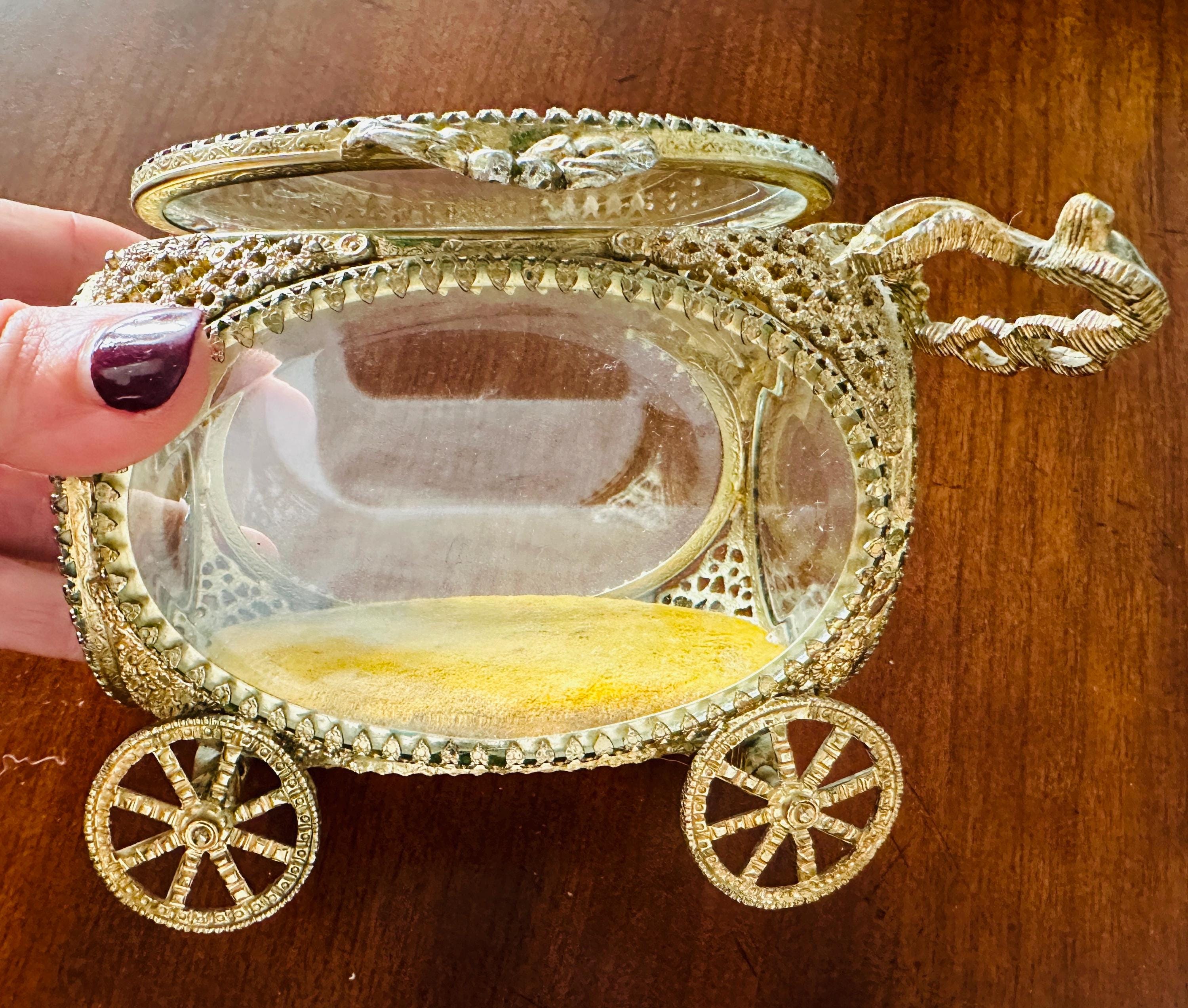 Vintage Jewelry Caskets Boxes Carriage Gold Filigree Exterior ...