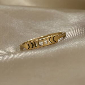 10k Gold Moon Ring, Stackable Moon Phase Filigree Ring, Celestial Ring, Half Moon Ring, Crescent ...
