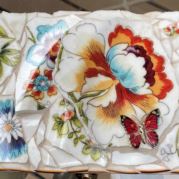 Ceramic Treasure Box - Etsy