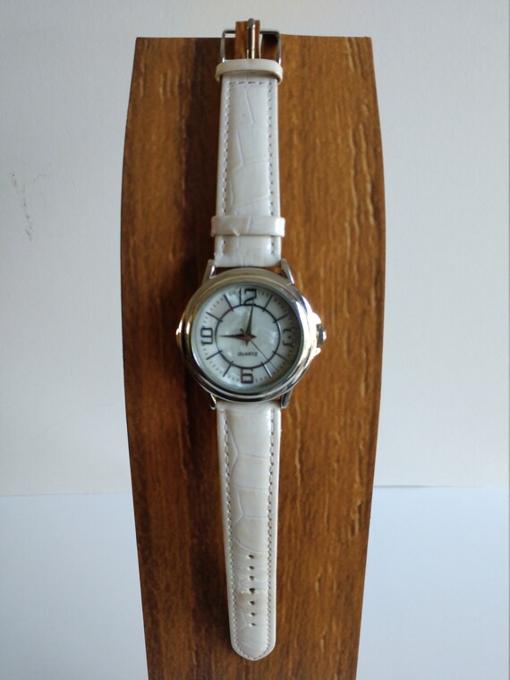 Avon Womens Watch AVN1 | Etsy