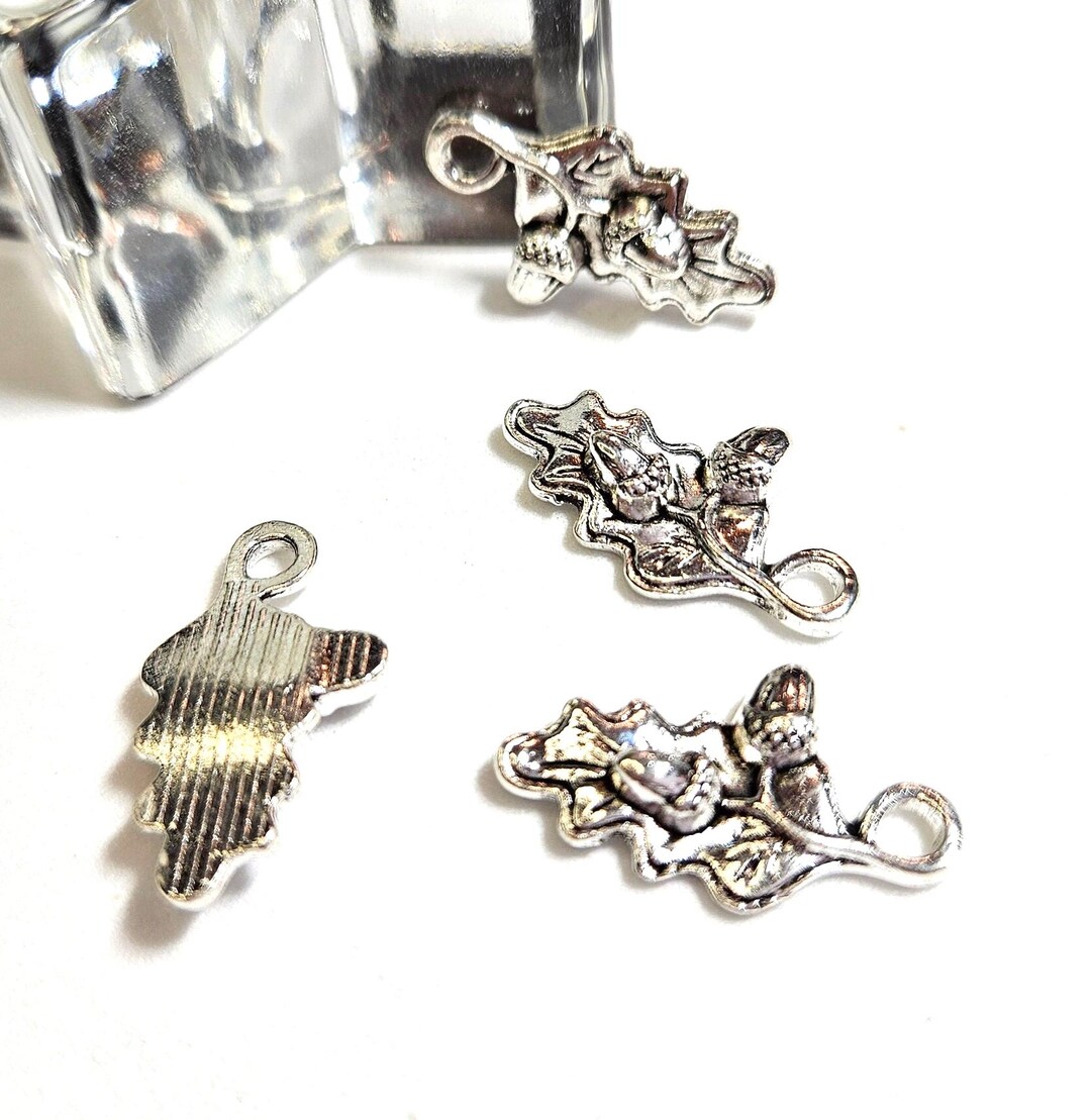 5 Pc Lots Acorns on Oak Leaf Charm, Silver Tone, Fall Charm, Autumn ...