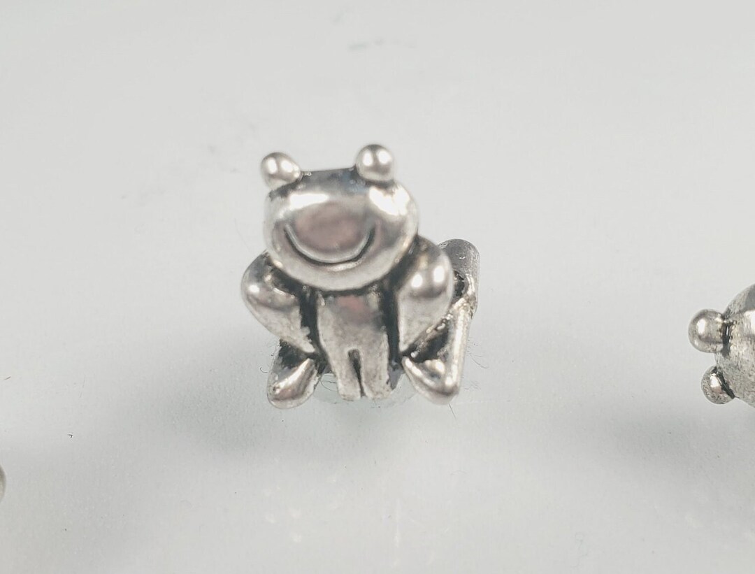 1 Pc Sitting Frog Charm Toad Charm Kiss the Frog Charming Prince ...