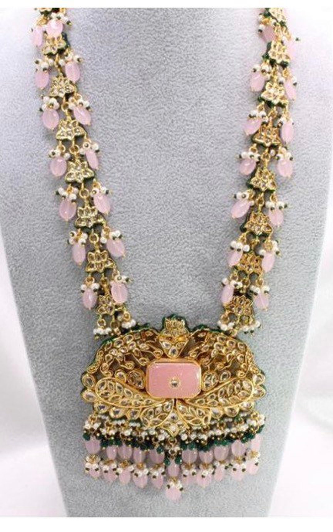 Indischer Schmuck, lange Halskette mit Perlenstickerei und Basis aus ...