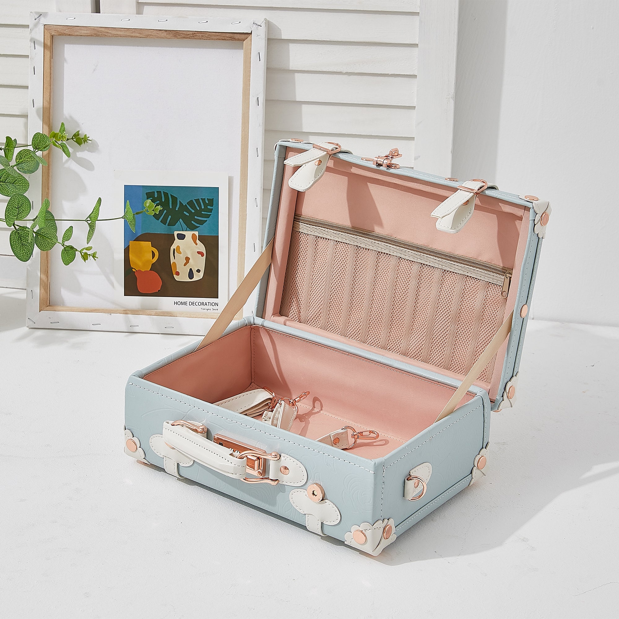 Embossed Pink Carry-on Overnight Case, Retro Hard Shell Train Case ...