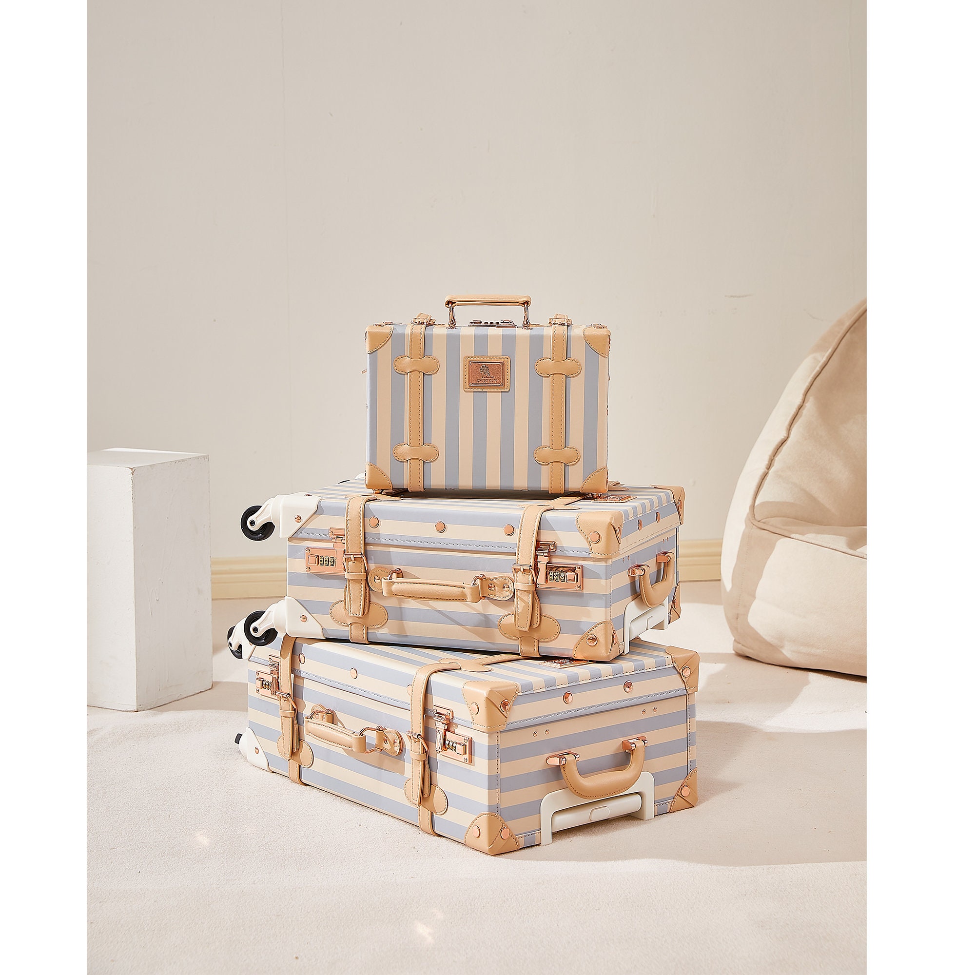 Blue-striped Vintage Style Suitcase Set for Woman, Luggage With Wheels ...