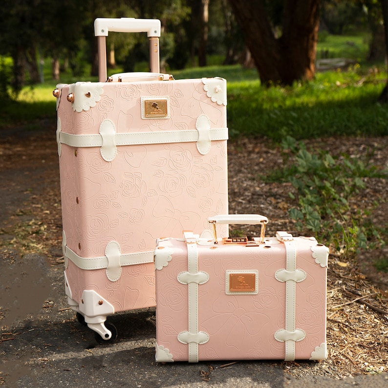 Vintage Style Suitcase for Women, Luggage Set With Wheels and Combo or ...