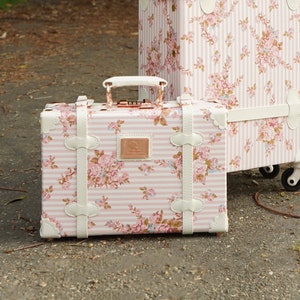 Embossed Pink Carry-on Overnight Case, Retro Hard Shell Train Case ...